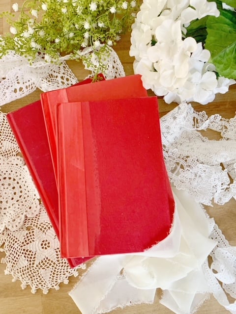 DIY Book Stack Decor: Budget-Friendly Ideas For Book Lovers ...