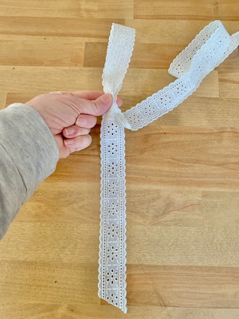 How to Design a Lily Flower Arrangement like a Pro - Celebrated Nest