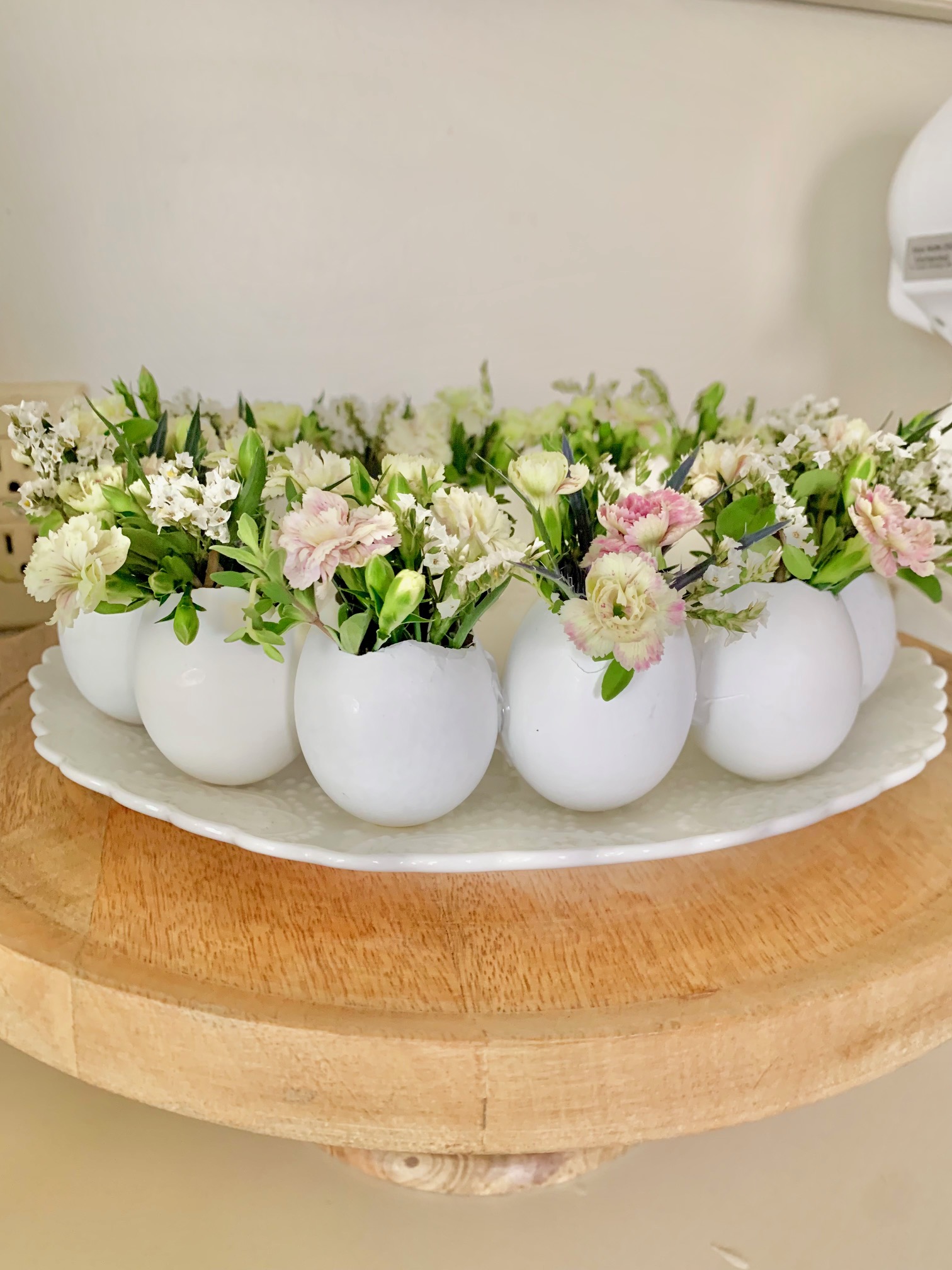 Crafting the Perfect Easter Centerpiece: Easy on a Budget - Celebrated Nest