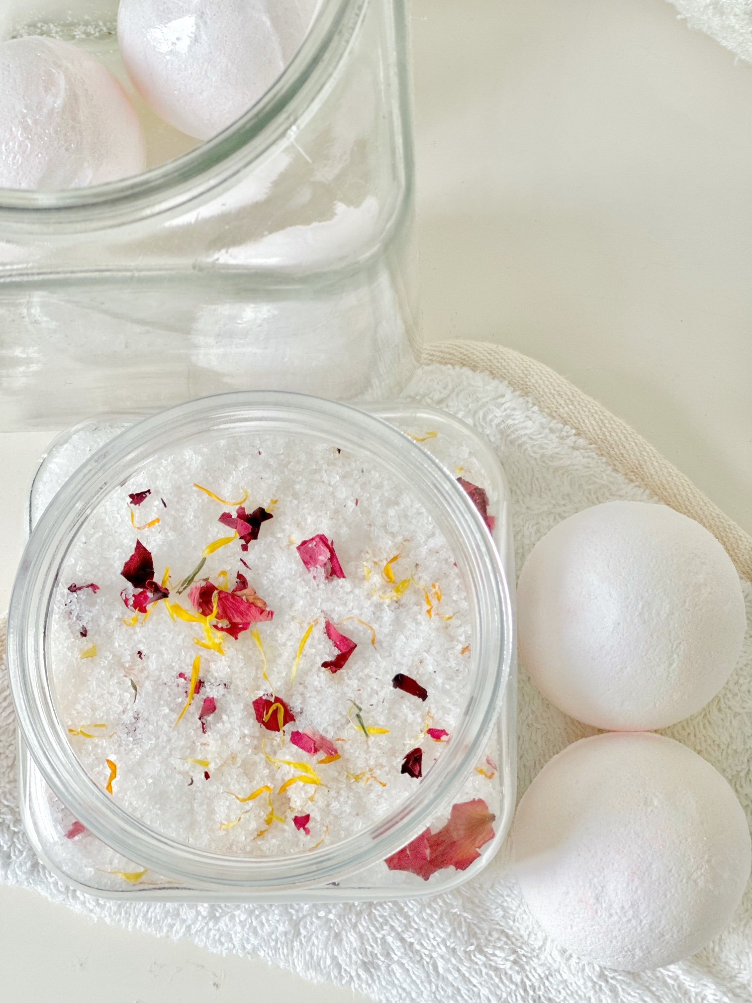 Make Your Own Herbal Bath Salt Recipes For Unwinding - Celebrated Nest