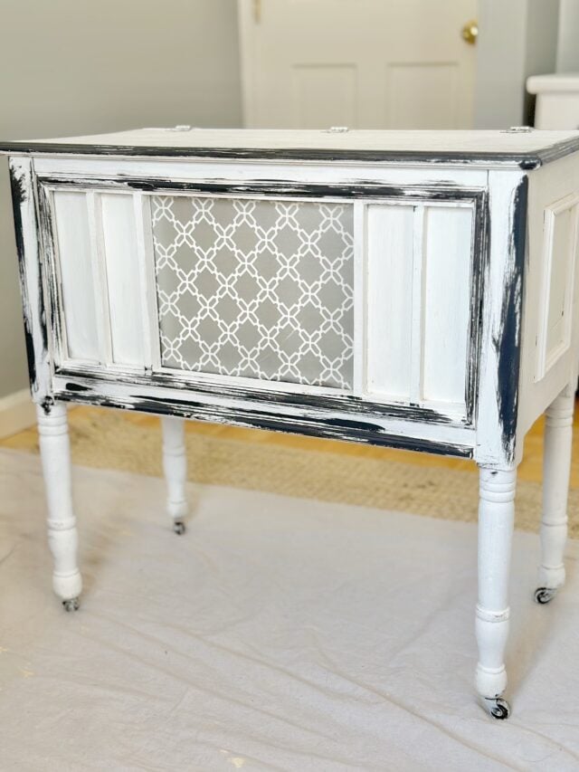 How to Distress Furniture with Chalk Paint: The Only Technique You Need ...