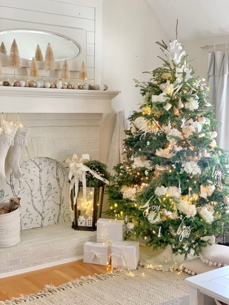 How To Decorate A Christmas Tree (2025): The Most Complete Guide You'll ...