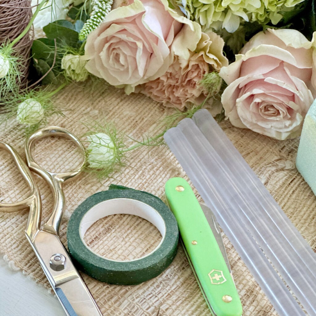 How to Use Floral Foam for Fresh Flower Arrangements- Celebrated Nest