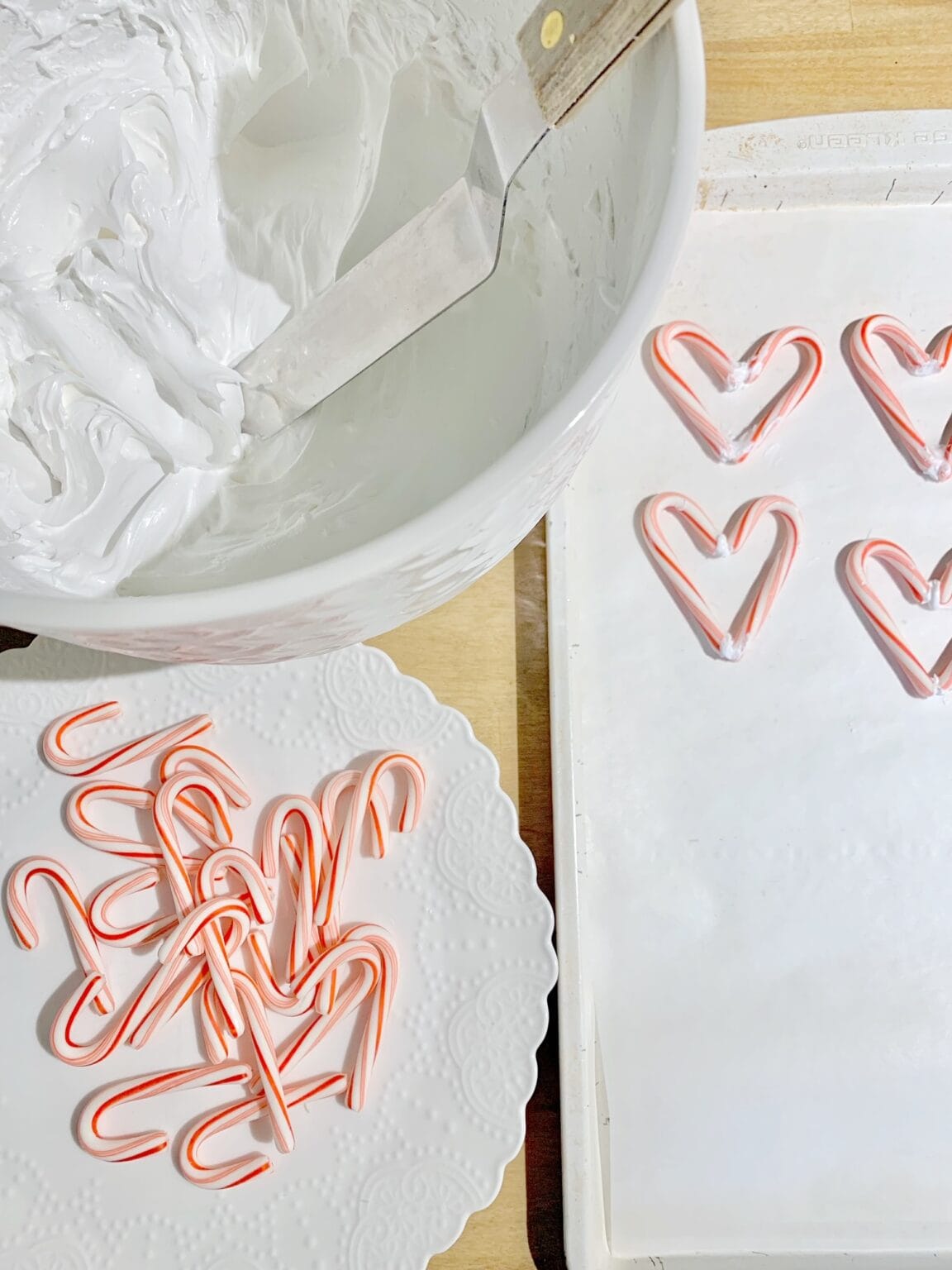 Easy Candy Cane Hearts (Fully Edible, No-Bake Mini Candy Cane Treats ...